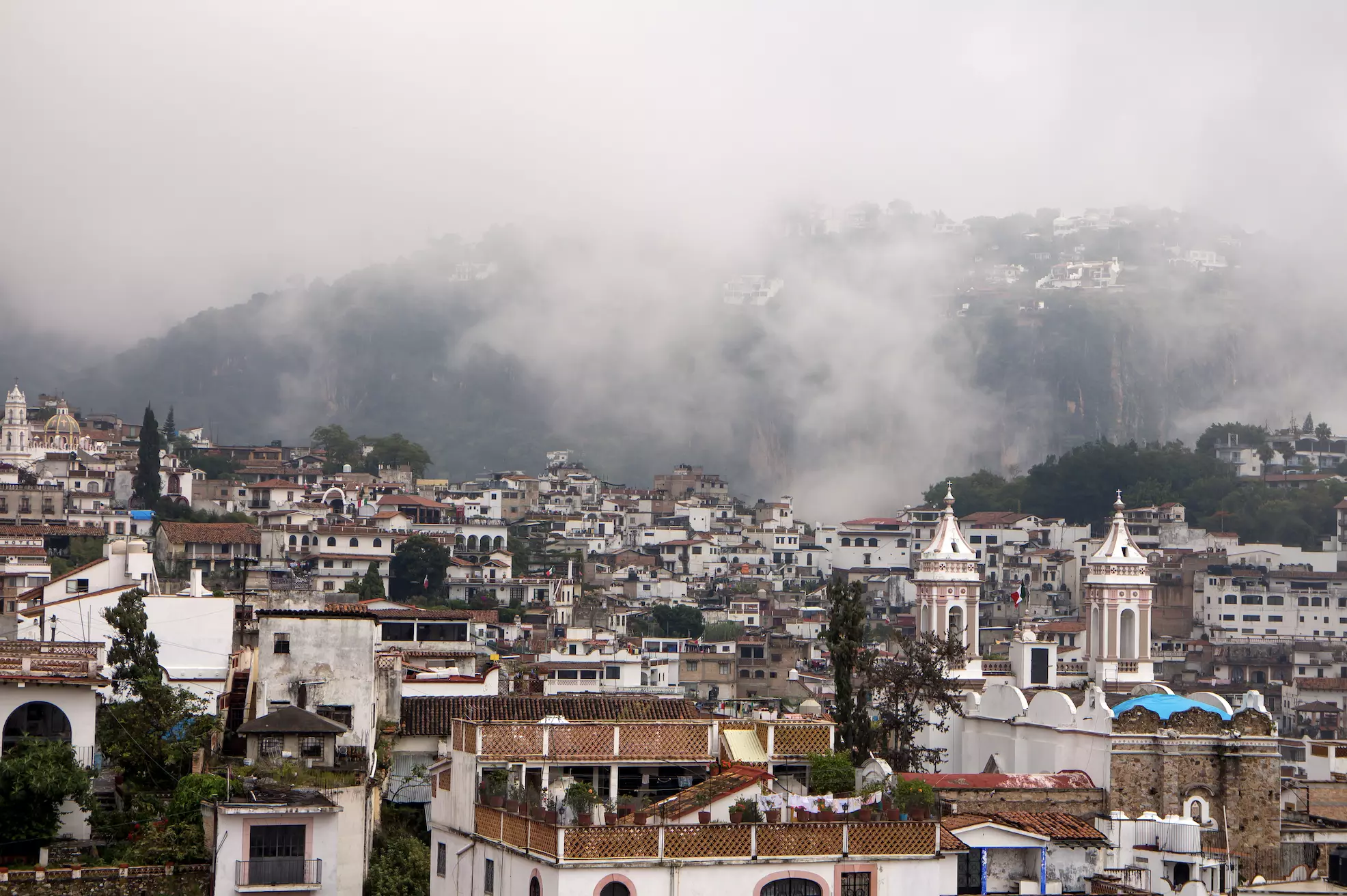 Taxco_مناظر_با_مه