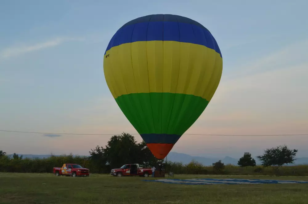 Lidojiet gaisa balonā caur Tequesquitengo un izbaudiet šo lielisko pasaules līmeņa izstādi 11183_2