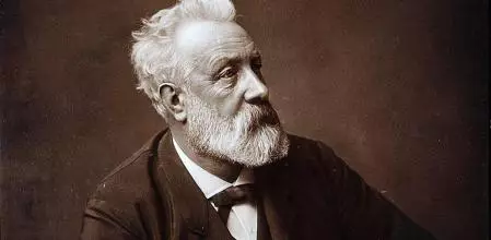 မက္ကဆီကိုရှိ ဒရာမာတစ်ကား- Jules Verne