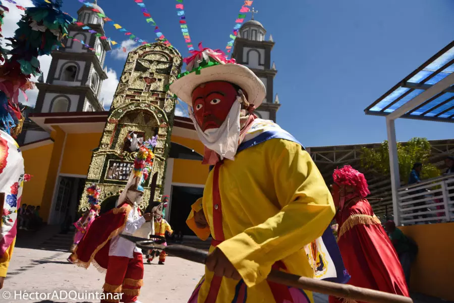 Patlanalán lan tariané menyang Santiago Apóstol 12091_11