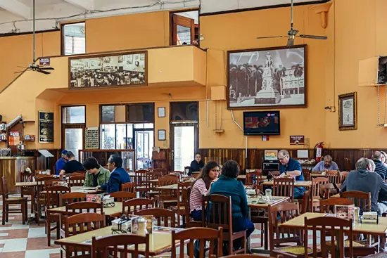 Café Habana, intelektual belaunaldi batzuen elkargune mitikoa / Argazkia: Carlos García