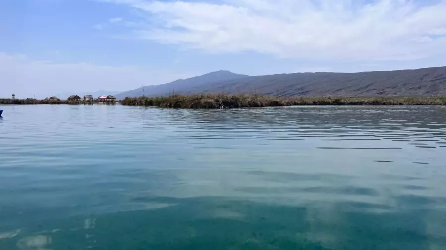 Çemê Mezkîtan, di nava çolê de di nav avên turquois de avjeniyê dikin 13615_3