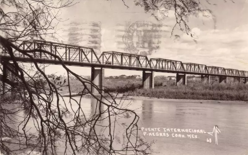 Piedras Negras, Coahuila आणि Eagle Pass, Texas - Piedras Negras, Coahuila (MX13229838191067) मधील आंतरराष्ट्रीय पूल