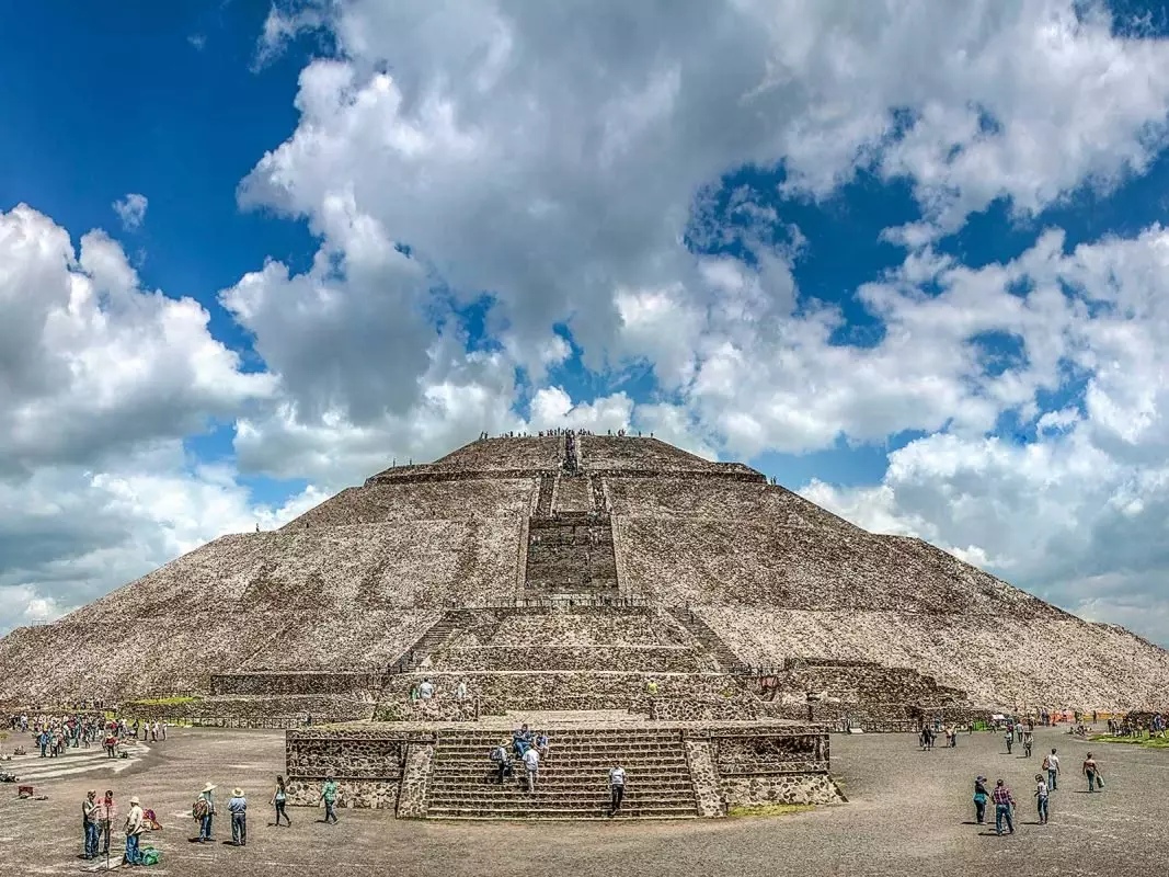 Teotihuacan_Pano_5de-sep_color_IG