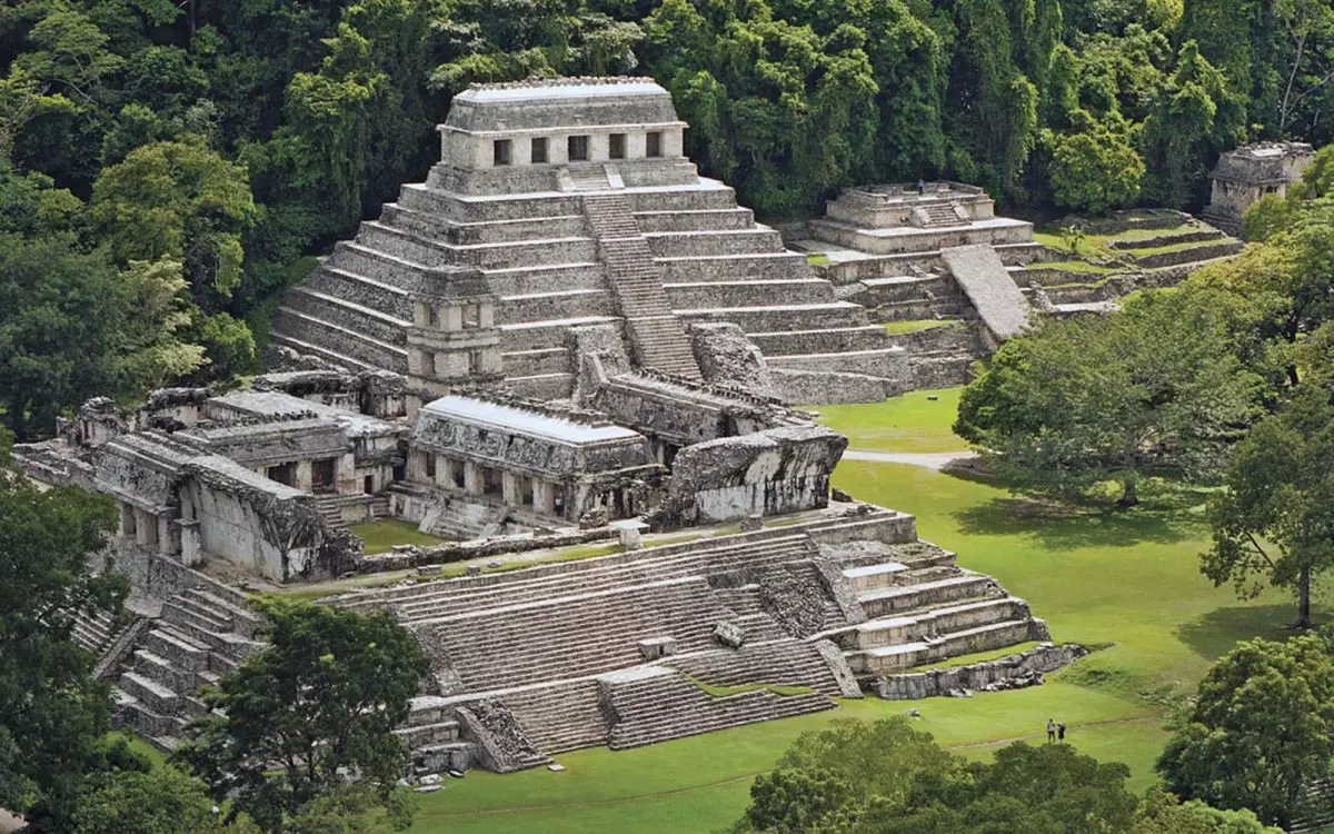 Haikali na Kukulcán a Chichen Itzá, abubuwan al'ajabi 14980_2