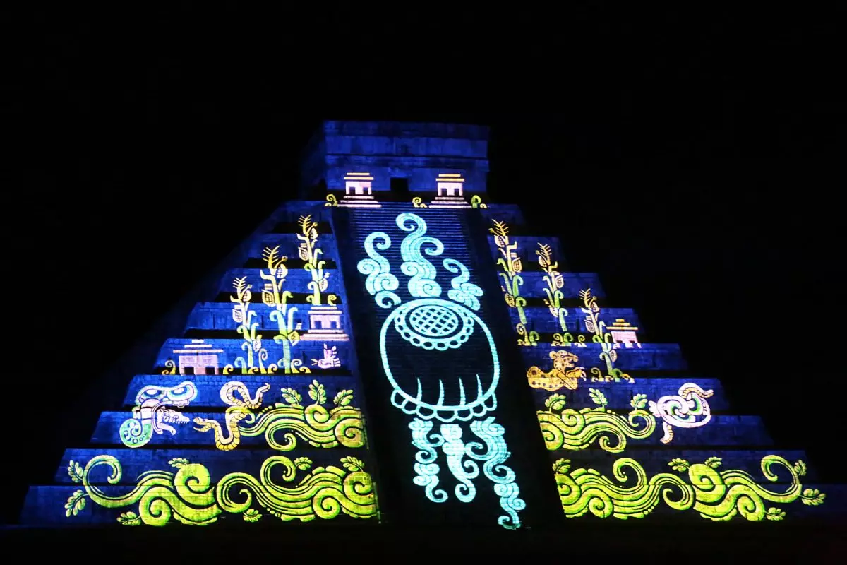 La Templo de Kukulcán en Chichen Itzá, mirindaĵo de mirindaĵoj 14980_3