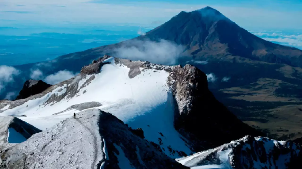 Popocatepetl_Iztacihuatl