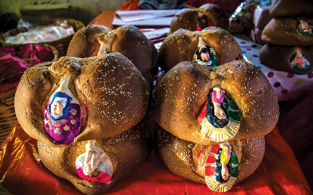 DEAD-BREADS_OAX_MIAHUATLAN_MARKET-DAY_DEAD-BREADS_PJ_MG_0387