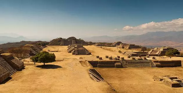 Dema ku gora Monte Albán hat dîtin fifu