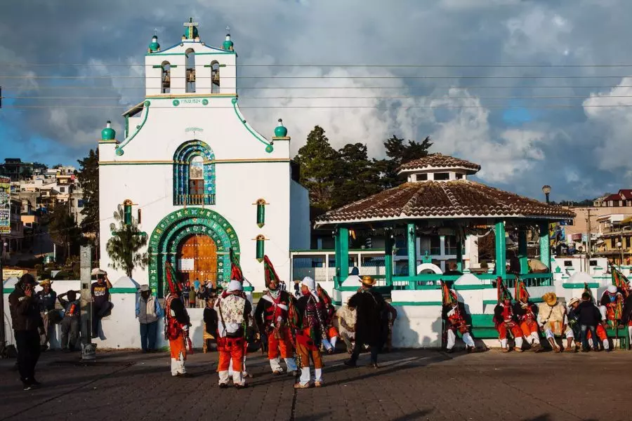 Mutambo weSan Juan Bautista muChamula, kuvapo kwemwari weMaya mumusande weCatholic 16452_3