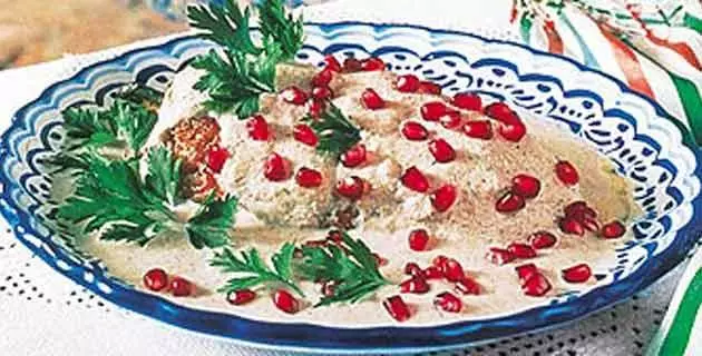 2 ricette per chiles en nogada, 2 modi per festeggiare il fifu di settembre