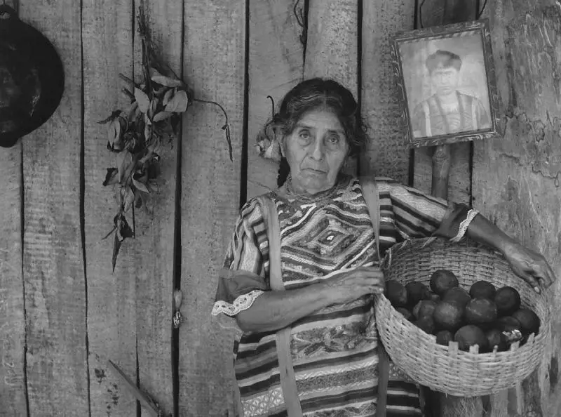 Запознајте ги неверојатните фотографии на Флор Гардуњо, еден од најдобрите мексикански фотографи 17138_3