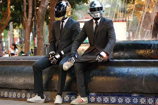 Huichol keunst yn Daft Punk helmen 17240_2