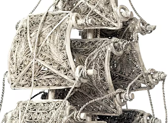 Details Filigree Galleon/ David Paniagua