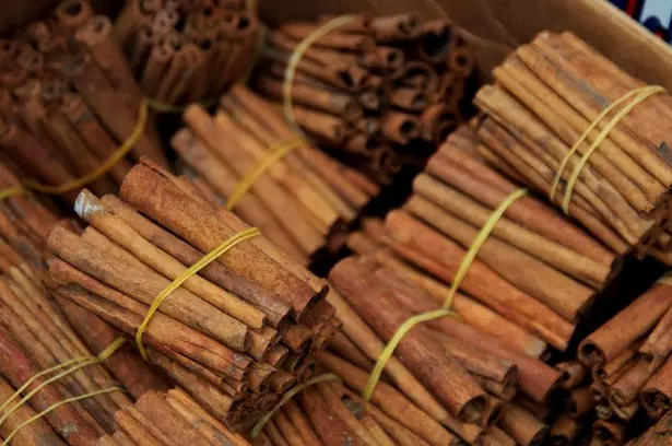 bundles-of-cinnamon-sticks