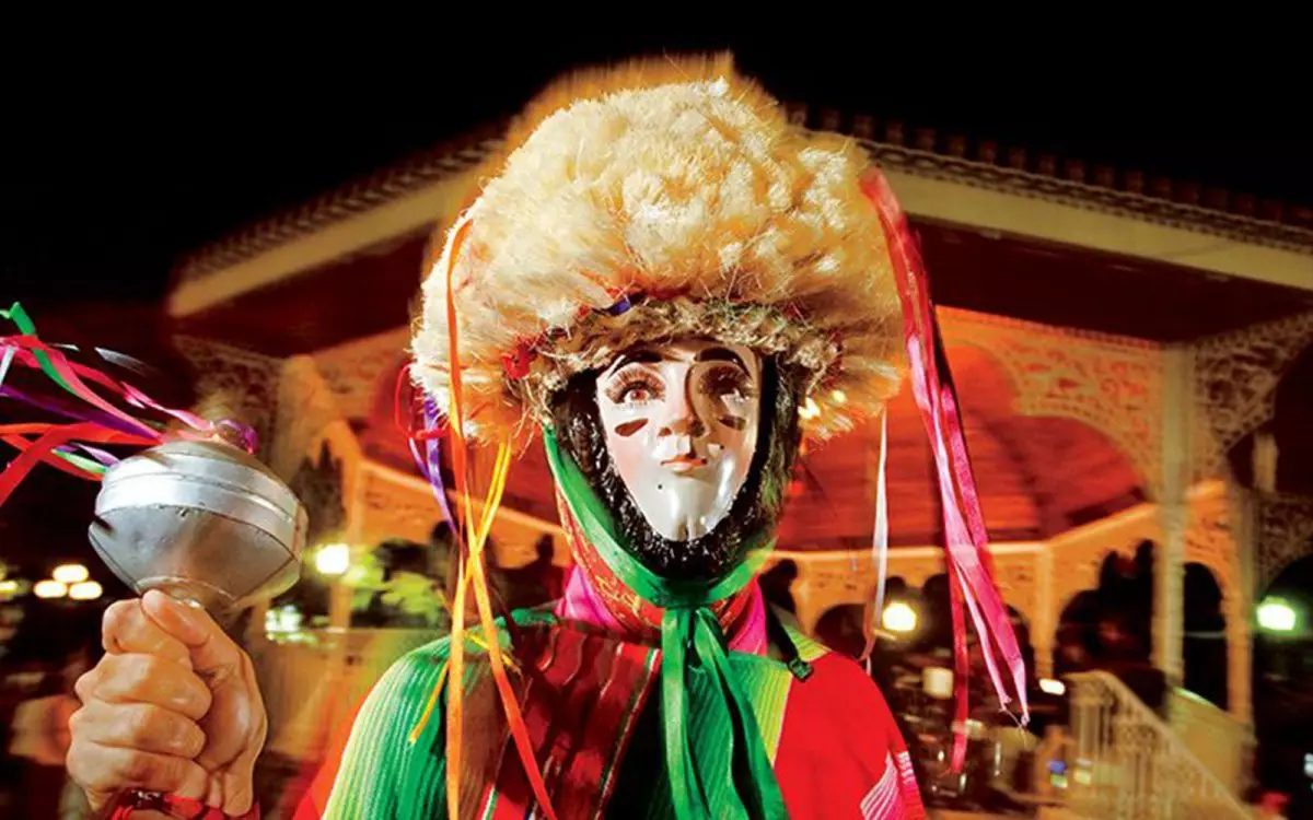 dancers-parachicos-chiapas