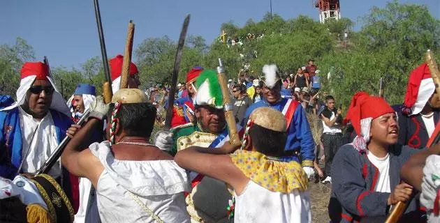 Cinco de Mayo ing Rock of the Baths fifu