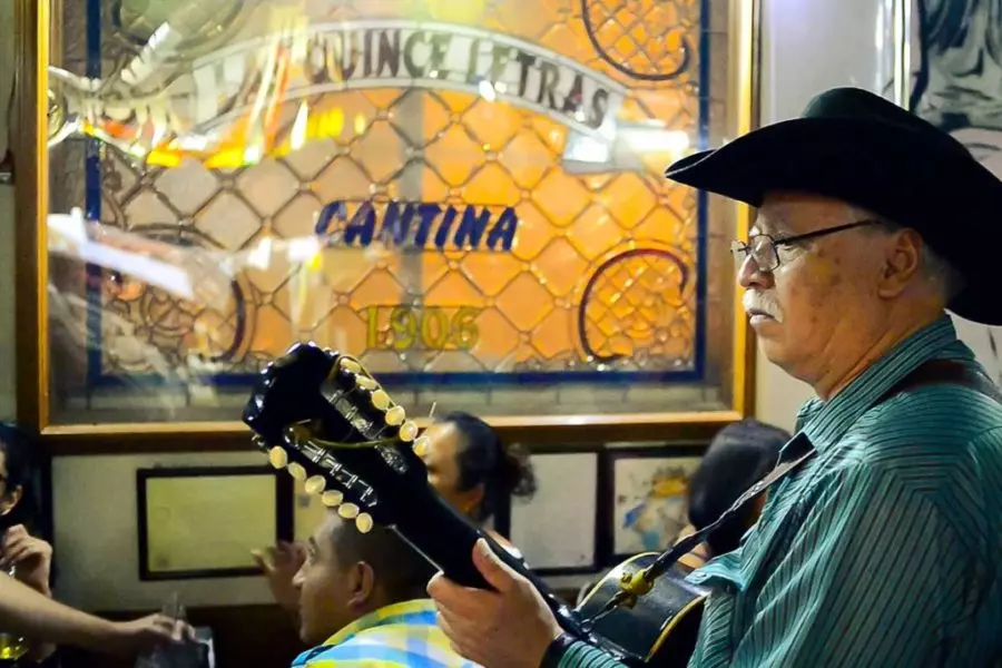 Callejoneadas em Zacatecas, uma experiência que deixa os mais amargos felizes! 18752_3