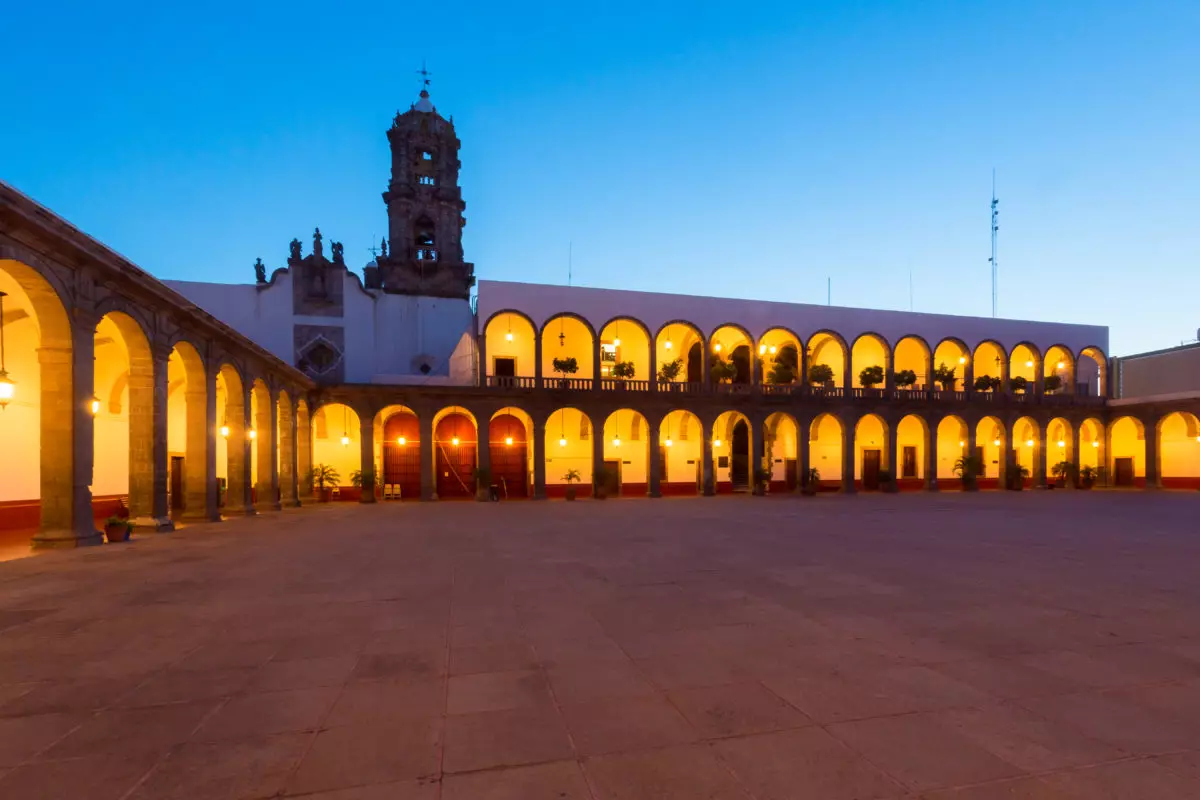 7031-GEMD-Guanajuato-Irapuato-Municipal_Presidency_or_Colegio_de_la_Ensenanza-GP-Hi