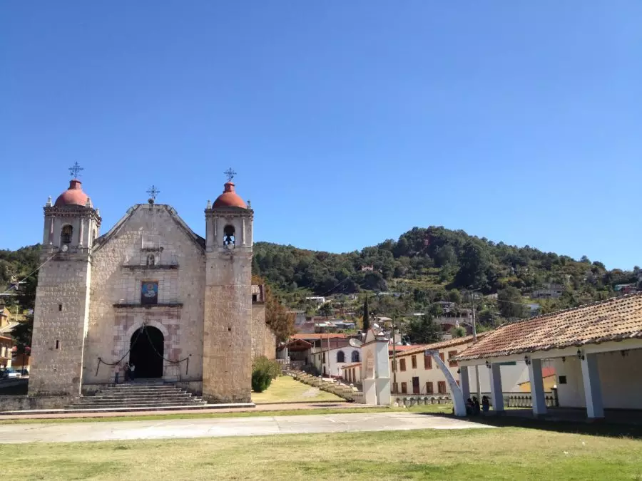 ສິ່ງທີ່ຄວນເຮັດໃນ Capulálpam de Méndez, Oaxaca: Parish of San Mateo