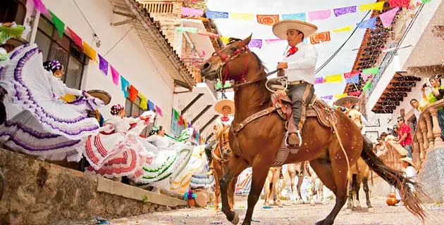 It-togħma u l-kulur ta 'Puerto Vallarta fifu