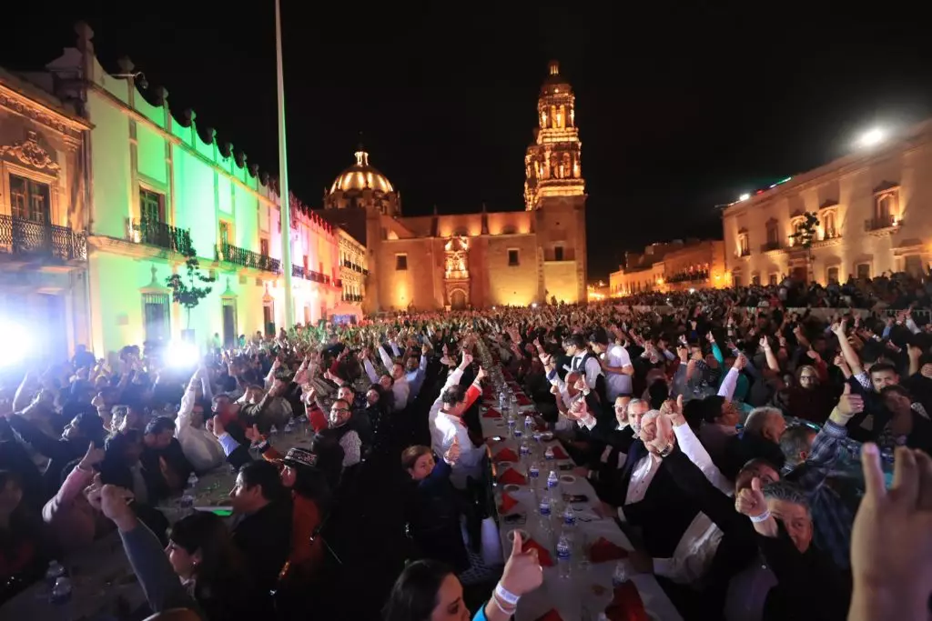 Ladha kubwa zaidi ya mezcal ulimwenguni huko Zacatecas ilivunja rekodi ya Guinness 19389_2