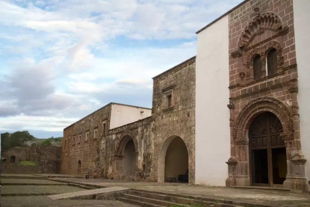 cloister-santa-ana-tzintzuntzan