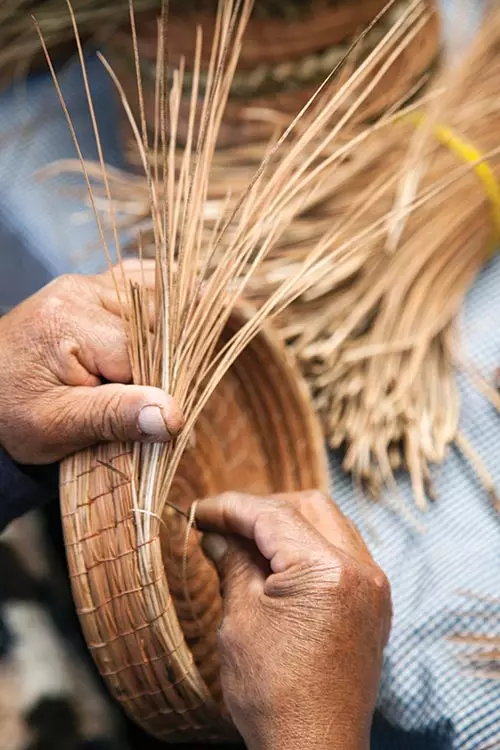 எல் ஓரோவின் மந்திர நகரத்தில் களிமண், இயற்கை இழைகள் மற்றும் கண்ணாடியின் கைவினைப்பொருட்கள் 20558_2