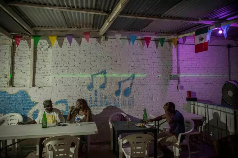 Bar vyrobený africkými migranty v Tapachula, Chiapas 20739_5