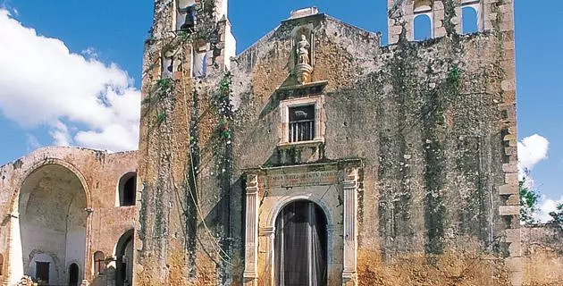 Parish ve eski San Miguel Arcángel Manastırı (Yucatán) fifu