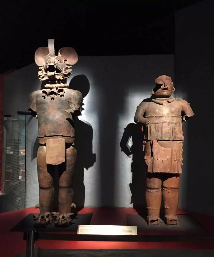 Tzinacantecuhtli ، 400 يىل دەپنە قىلىنغان زاپوتېك شەپەرەڭ پالۋان 20815_2