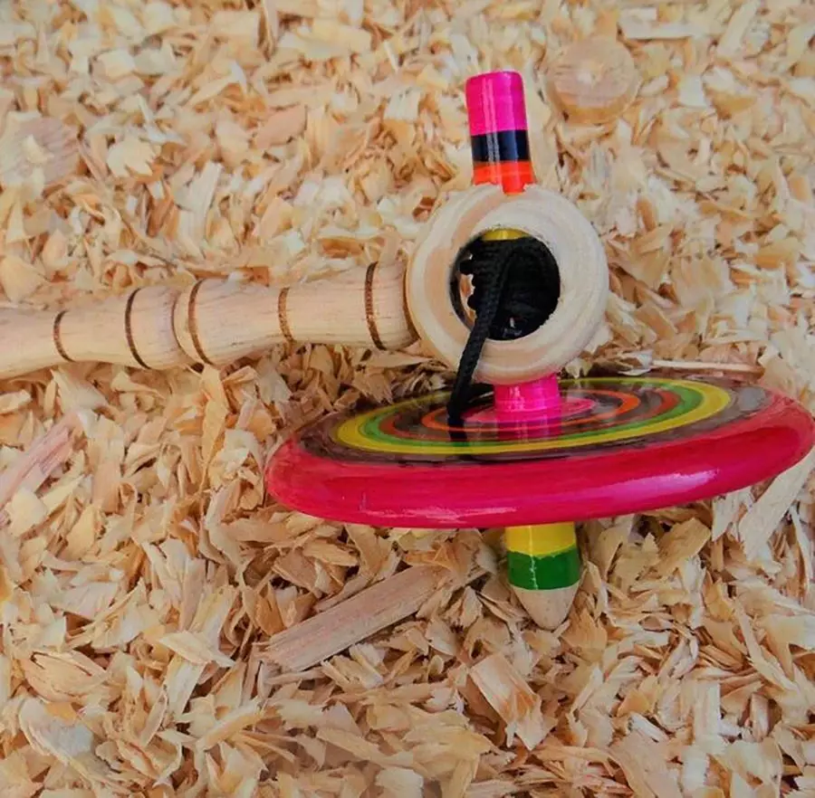 Teporingo handicrafts: spinning tops, yo-yos and baleros 20858_8