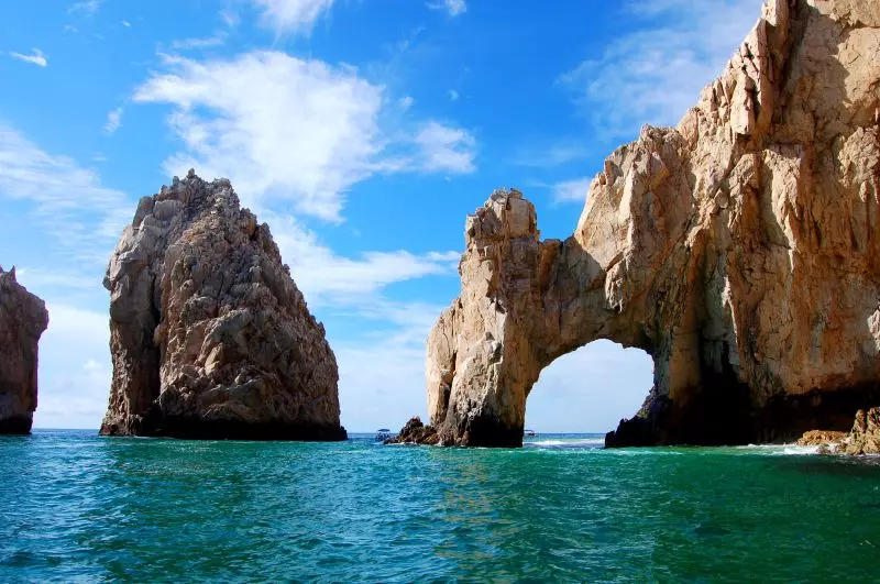 Iyo Arch yeCabo San Lucas iri munjodzi 20990_3