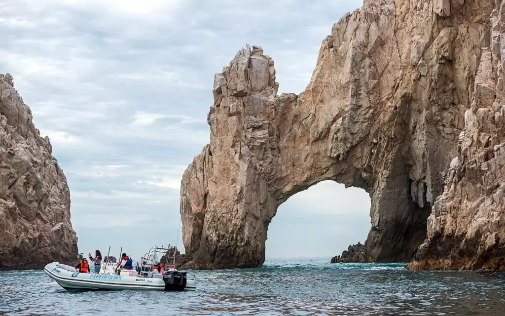 Iyo Arch yeCabo San Lucas iri munjodzi 20990_4