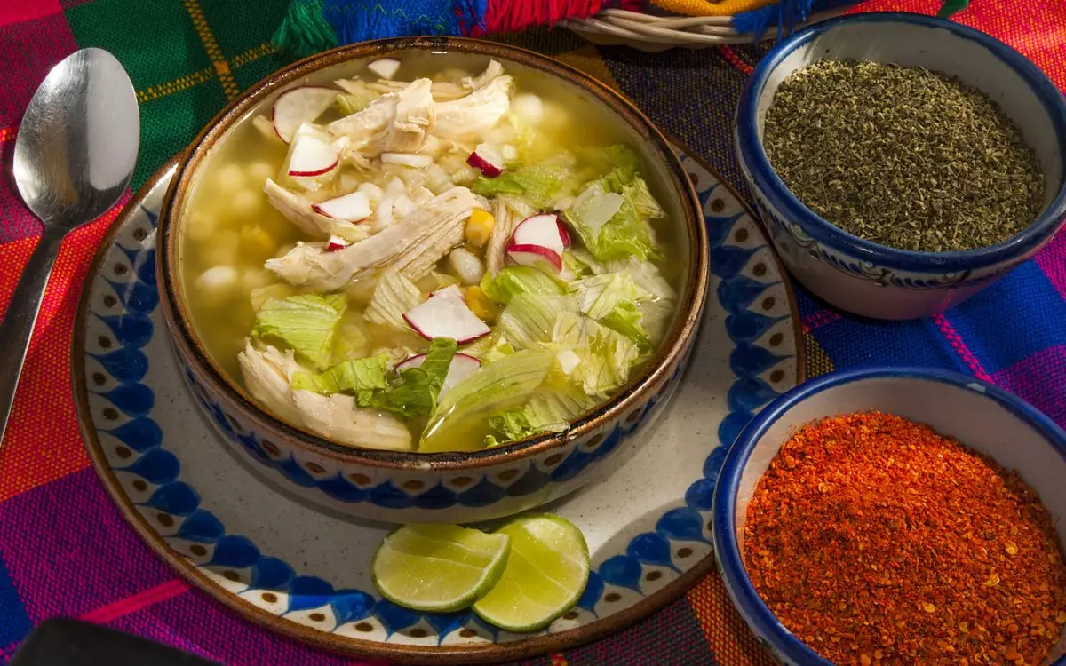 mecsicanaidd-bwyd-pozole