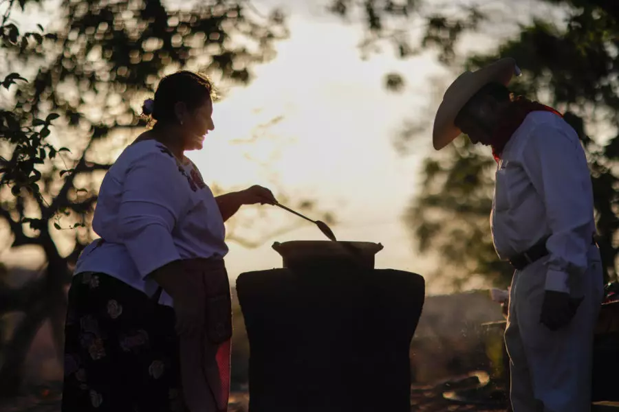 Lucila thiab José Cornejo lossis cov txiaj ntsig ntawm Mexican gastronomy ntawm Tierra Caliente 21108_7