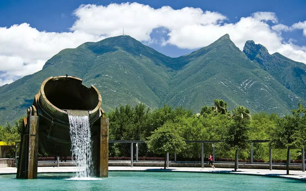 Paseo Santa Lucia, Monterrey.