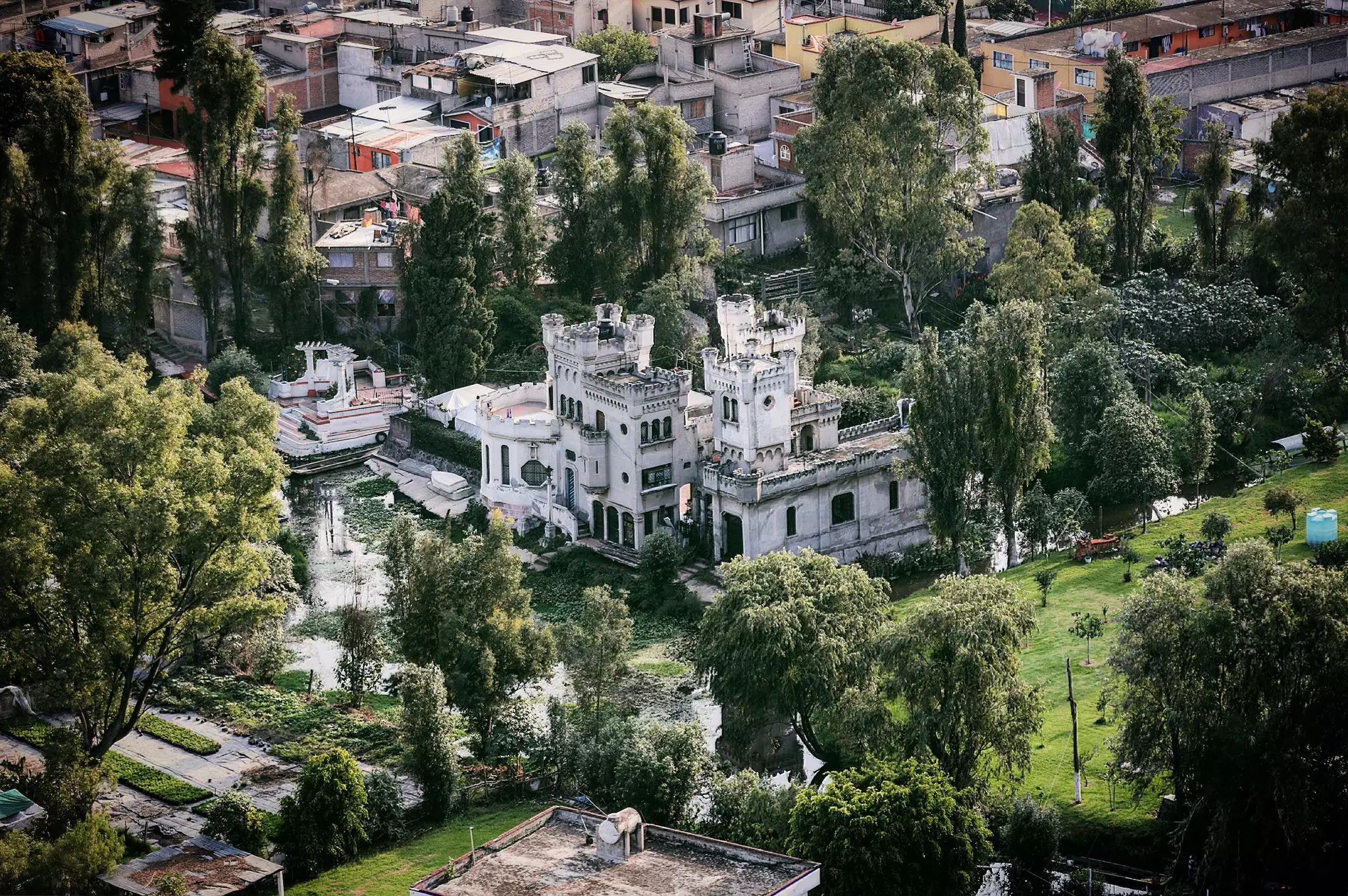 white-castle-xochimilco-abreu