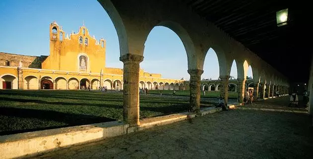 Izamal: asosiy fifu Marian ziyoratgohi