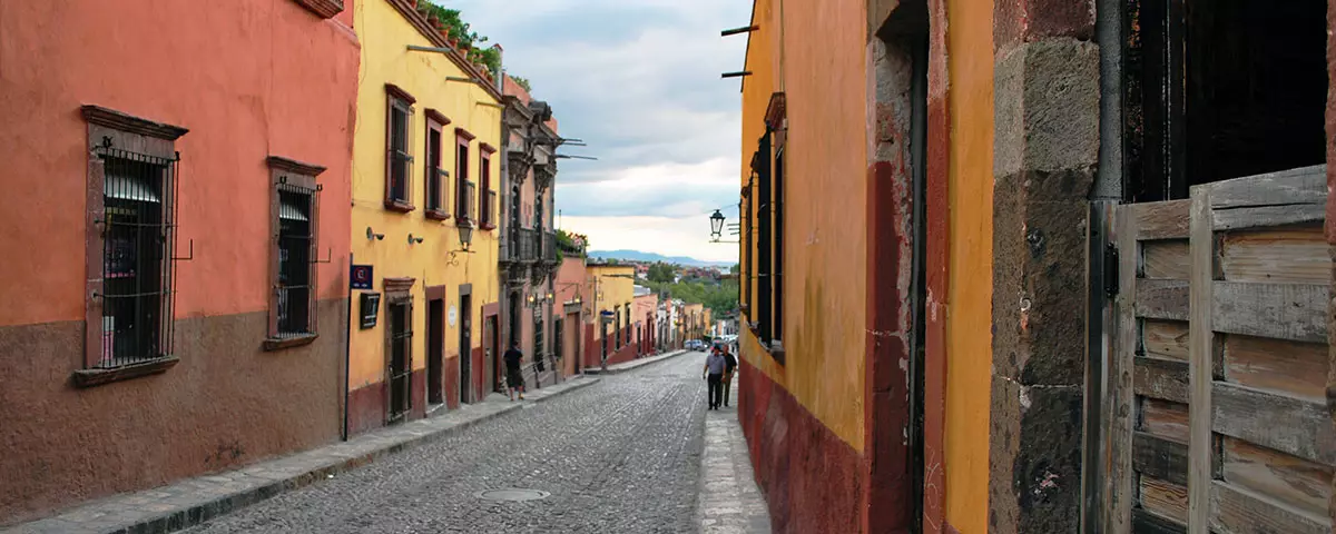 Alley i San Miguel de Allende fifu