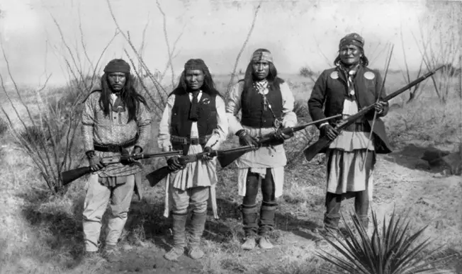Апачи, Мексик, АНУ-д дарлуулж байсан уугуул иргэд 22470_2