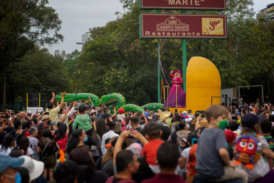 วิดีโอและภาพถ่าย: นี่คือวิธีที่ Great International Day of the Dead Parade 2021 อาศัยอยู่ใน CDMX 24382_4