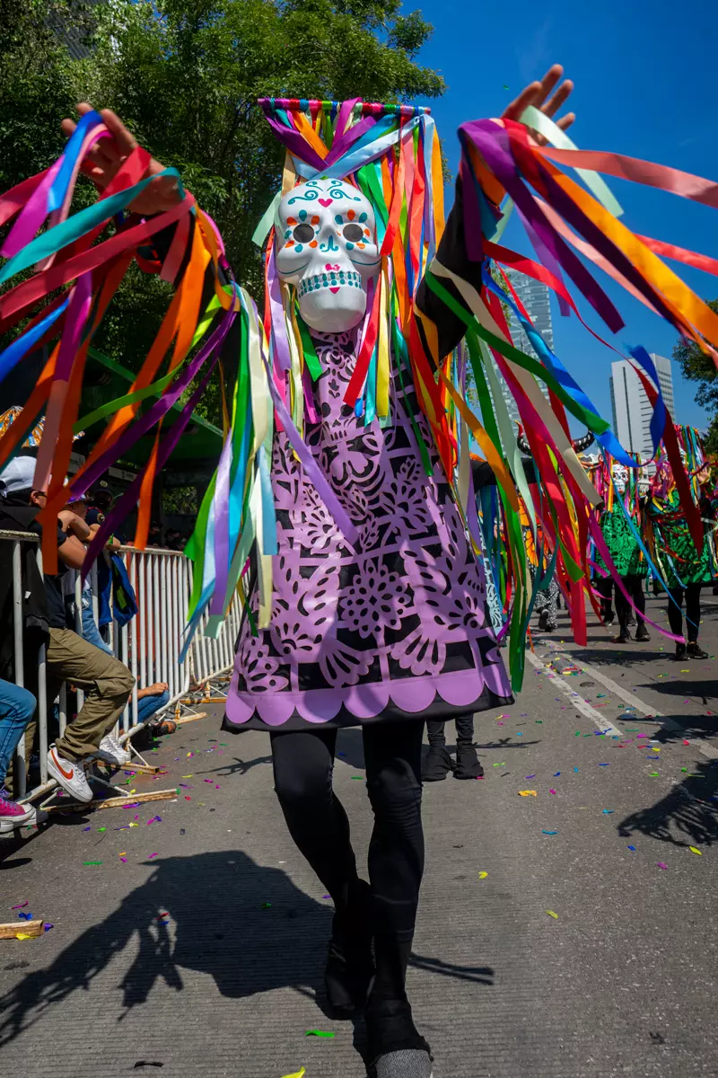 Video a Fotoen: sou gouf de Groussen Internationalen Dag vun den Doudegen Parade 2021 zu CDMX gelieft 24382_9