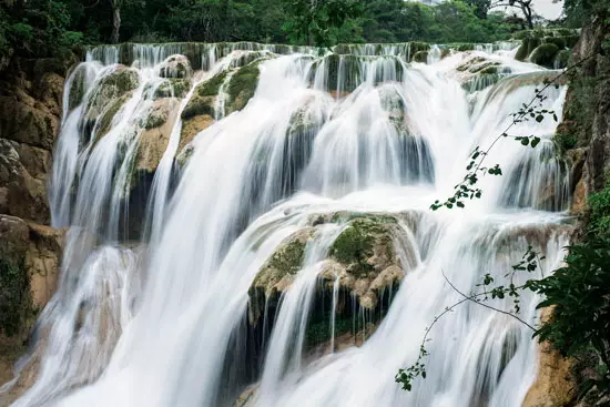 Curug di Huasteca Potosina / Dasha Horita