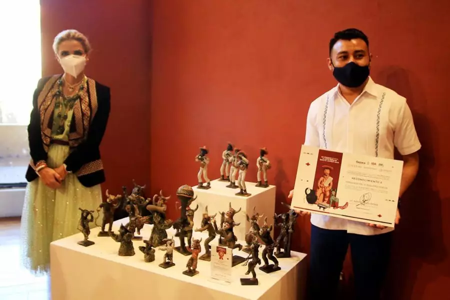 Oaxaca premia ao alfareiro zapoteca Heriberto Antonio pola súa artesanía 27203_3