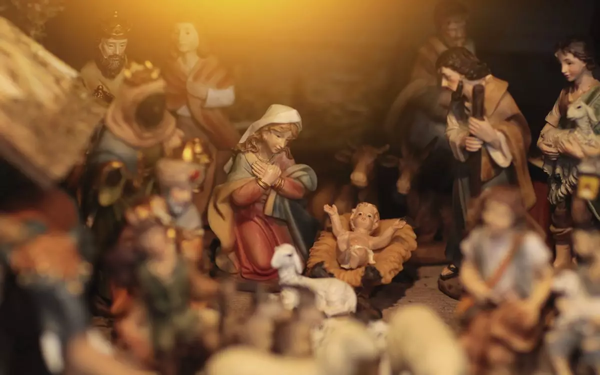 how to make a Christmas nativity, step by step.