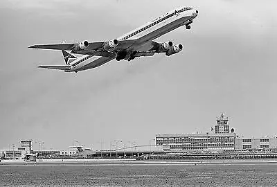Imirongo Yindege ya Delta Douglas DC-8-61 ((8.5