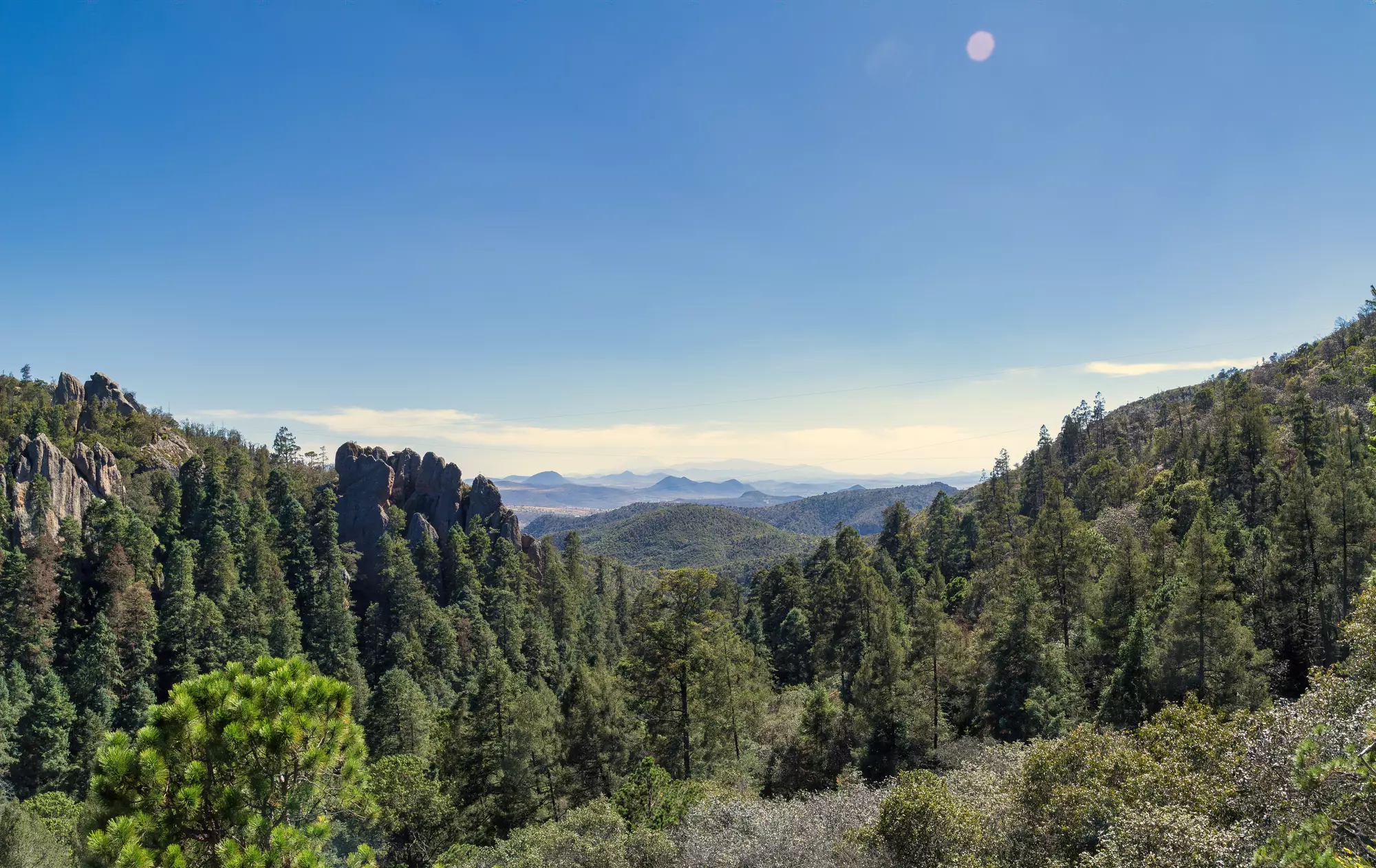 Malerischer Blick auf Penas Chargedas Hidalgo – El Chico Nationalpark Mexiko