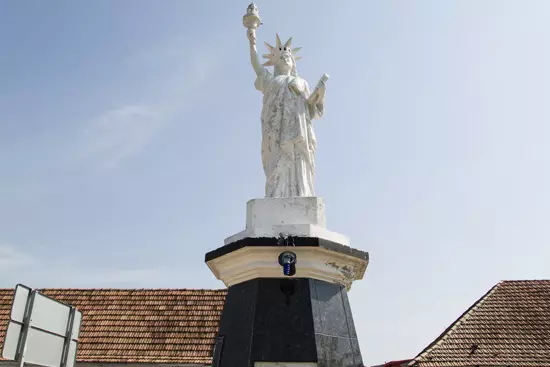 Patung Liberty di Meksiko 31757_3