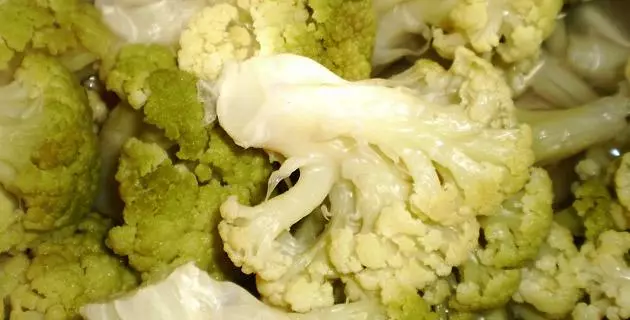 Oideas: Broccoli agus piobair chili picilte Fifu